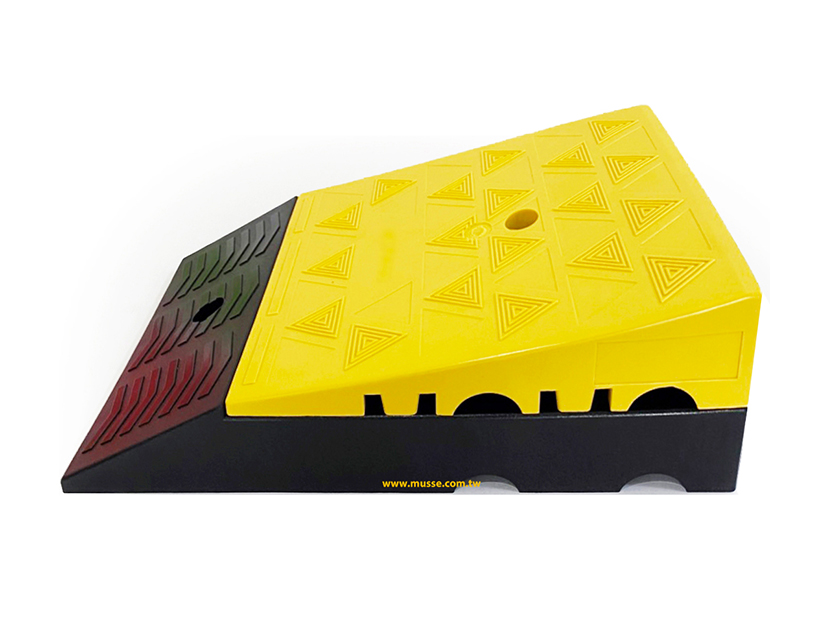 PVC Kerb Ramp – Durable Heavy-Duty Curb Ramp for Traffic Safety | MUSSE ...