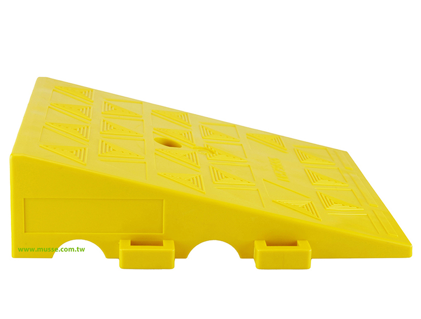 High-Quality Driveway Curb Ramp – Non-Slip PVC Ramp for Smooth Vehicle ...